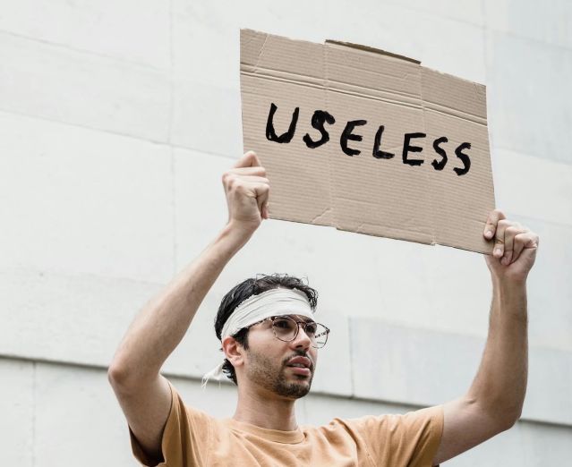 Surviving Within Artificial Intelligence's Useless Class | Psychology Today